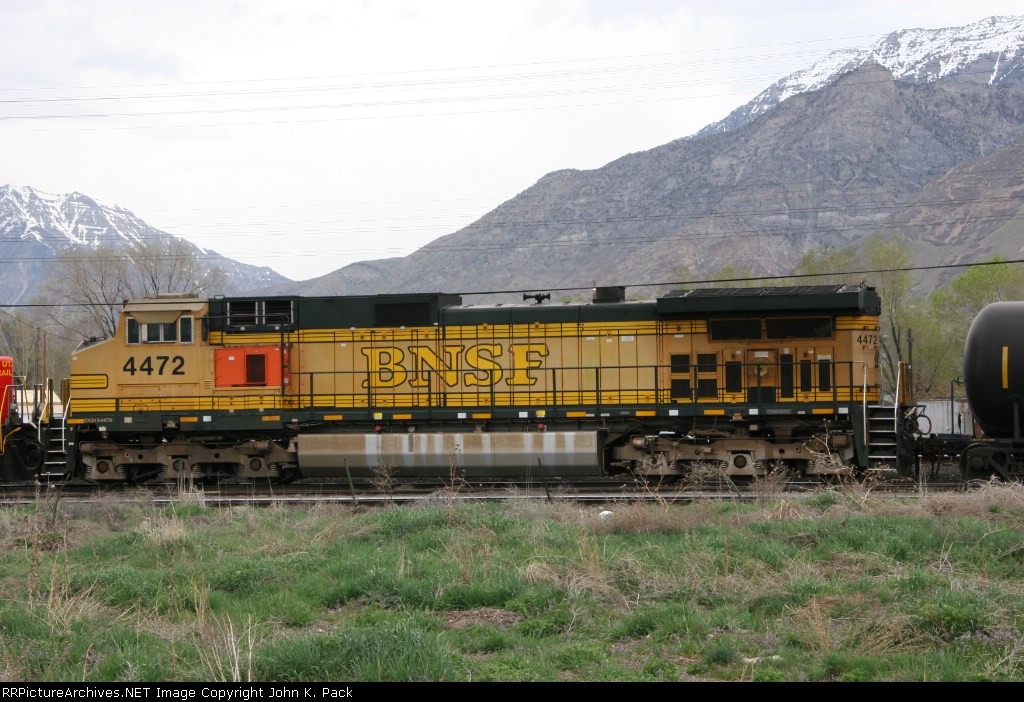 BNSF 4472